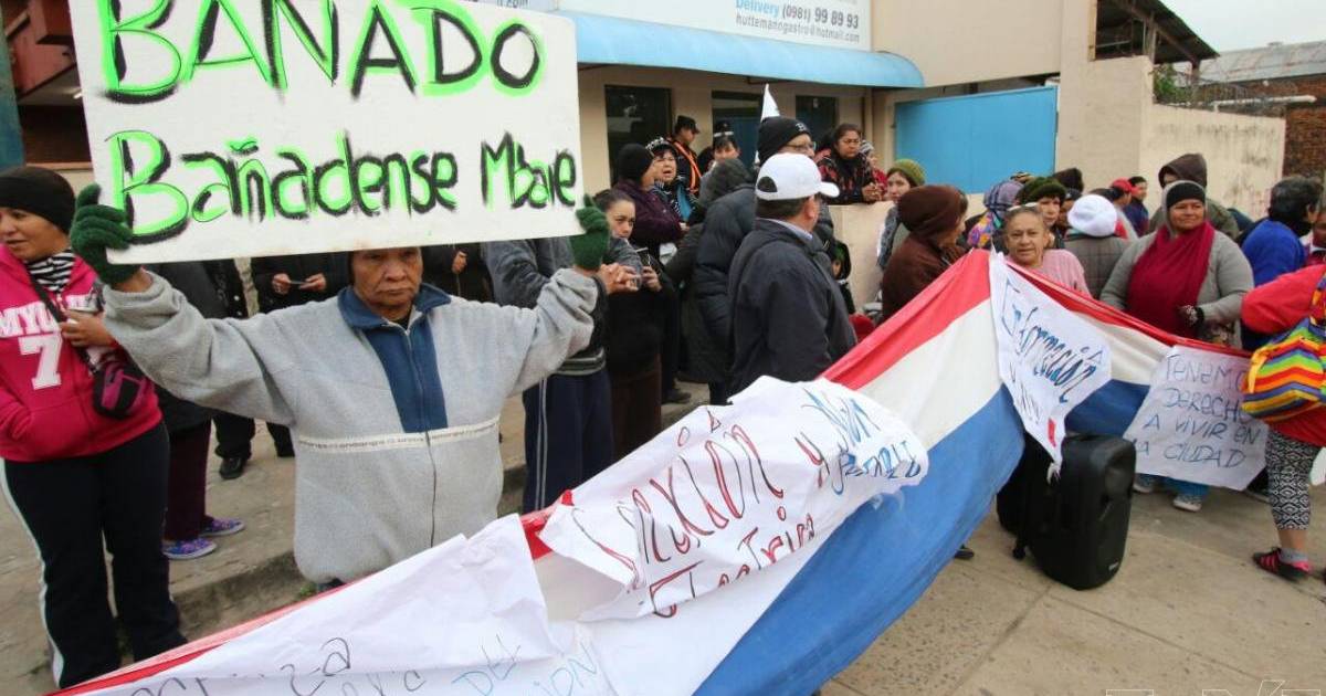 La Nación / Bañadenses se manifiestan por proyecto de Costanera Norte