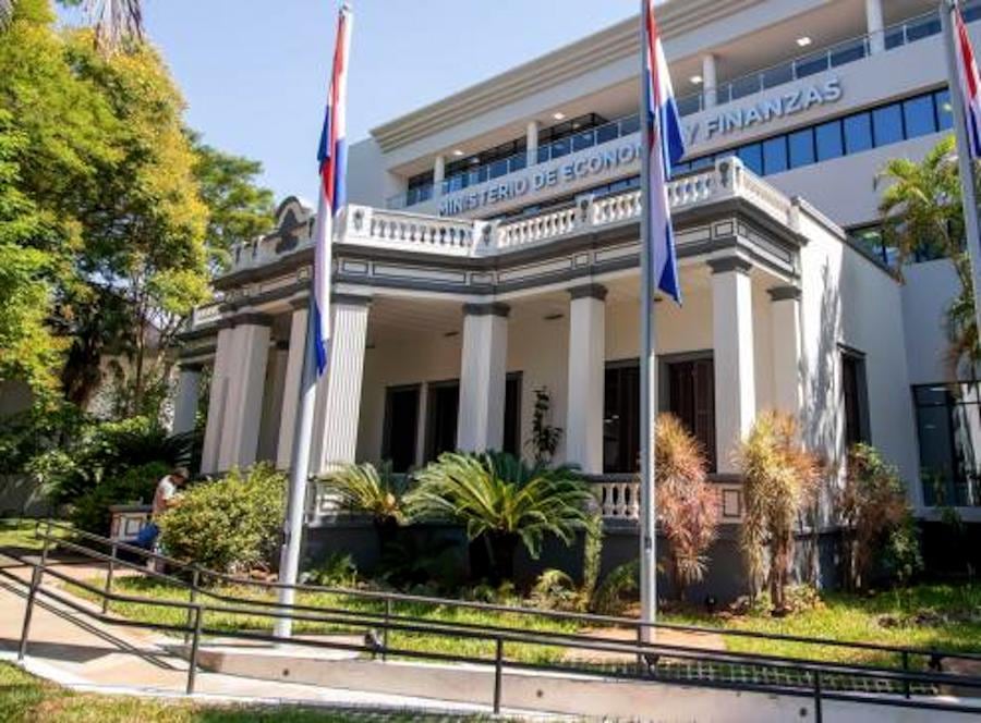 Diario HOY | Denuncian falta de acreditación de Medicina en UMAX ...